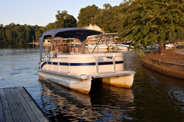 Boat Rentals, Raleigh, NC - Motor Boatin